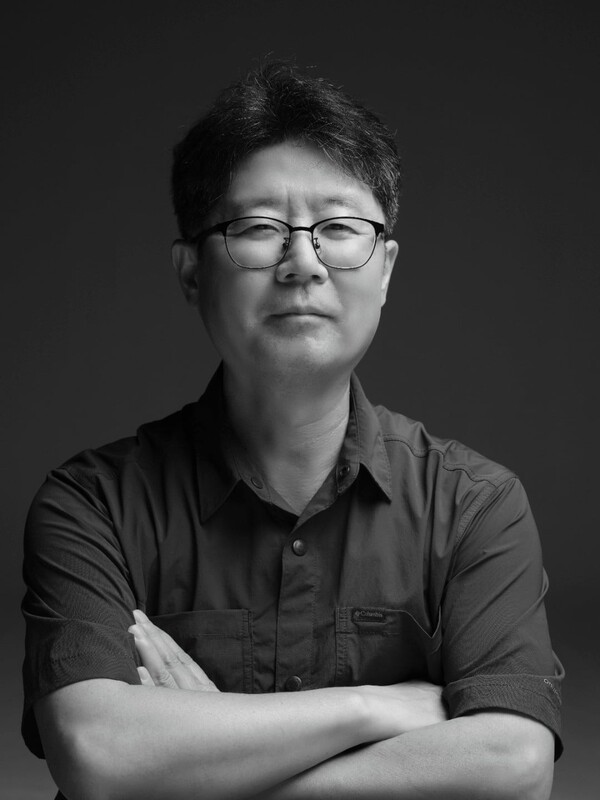 고즈넉했지만 머물러 있지는 않았다