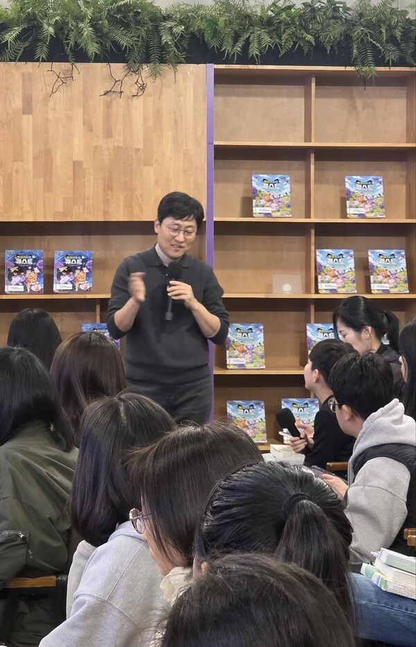“책을 읽는 곳에서 머무는 곳으로”…서울책보고, ‘책경험 플랫폼’ 실험 1년
